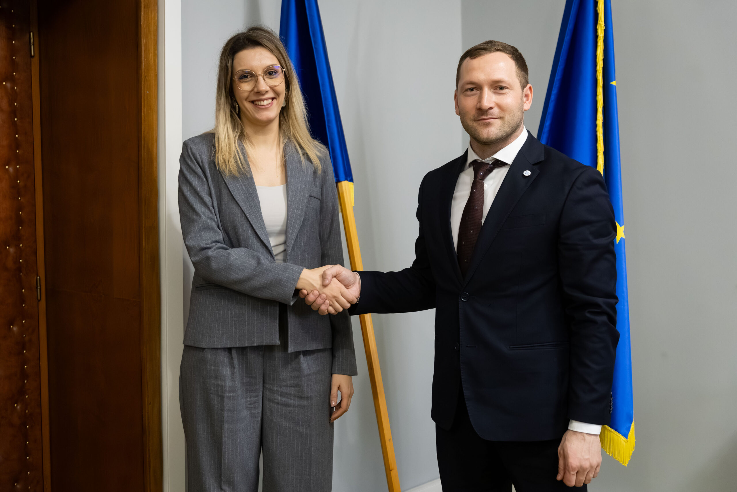 Discuții la București între miniștrii Hajder și Buzoianu: reformele de ...